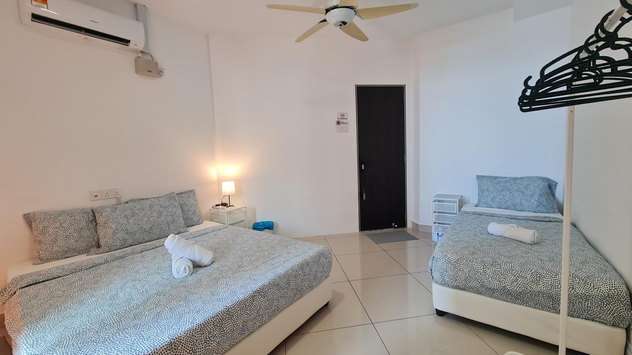 M2 Triple Room w/ Balcony @ Mansion One | Mansion One Lodges