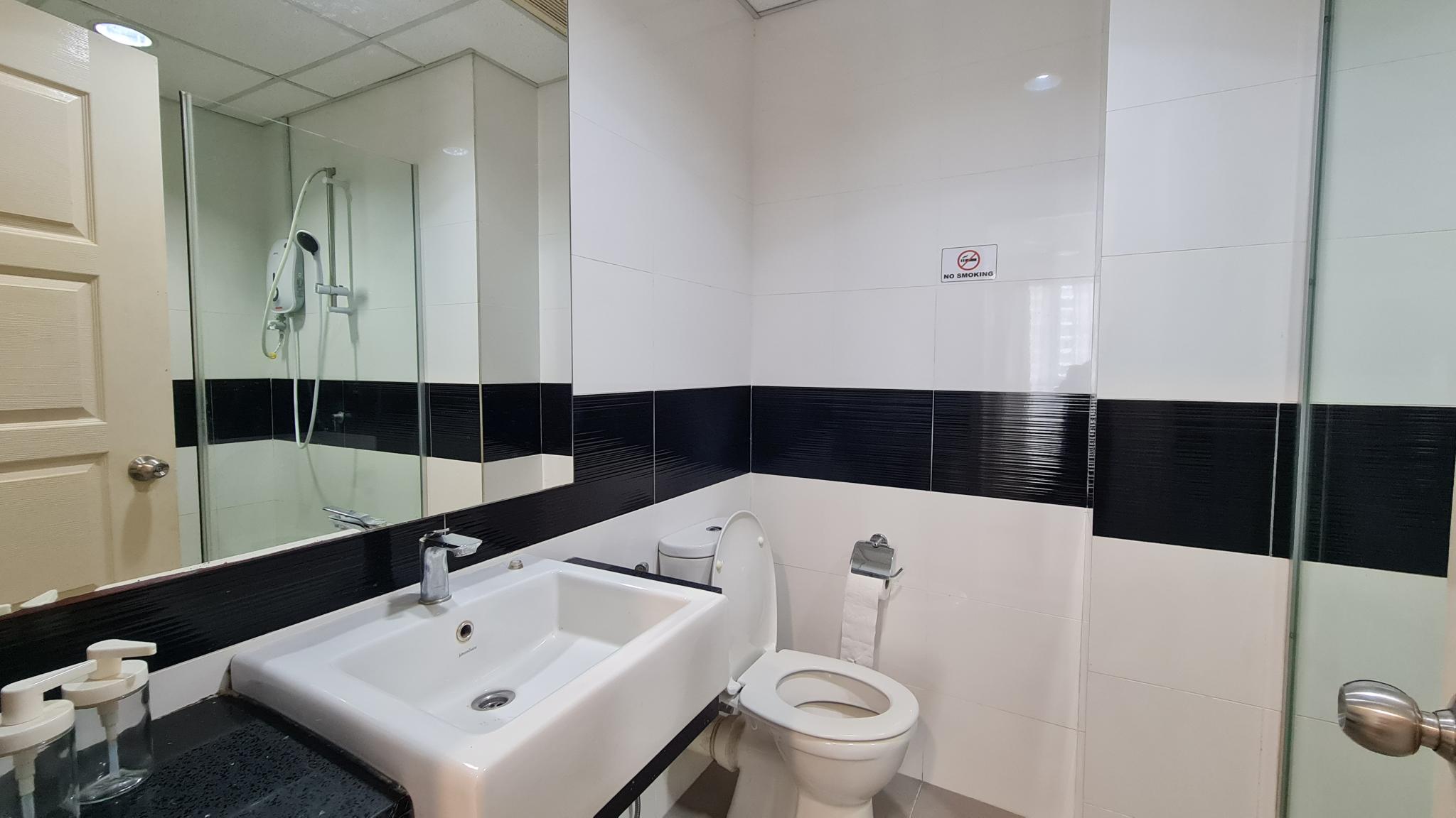 M3 Quadruple Room @ Mansion One (Private Bathroom | Mansion One Lodges